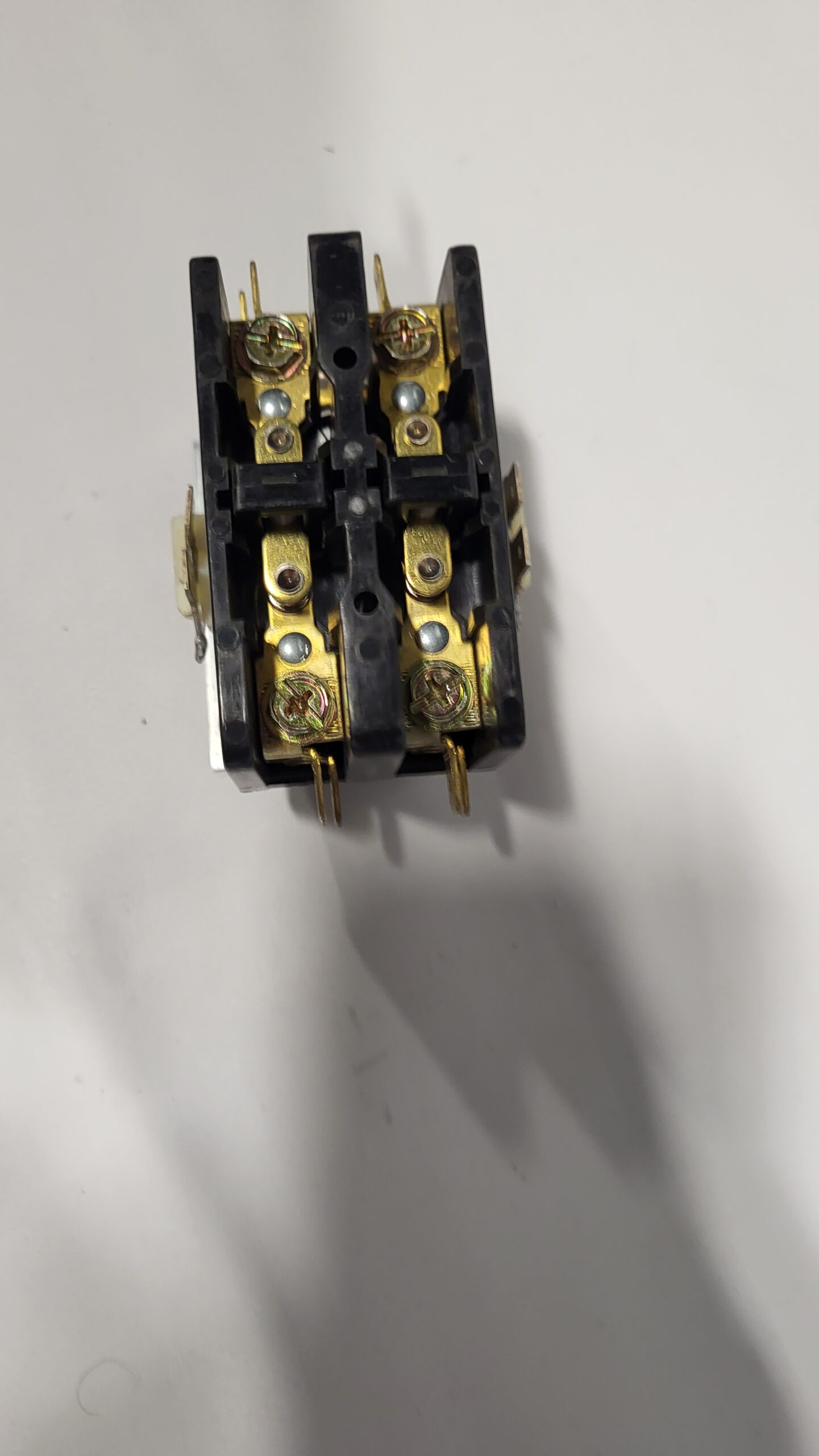 LIGHTNING CONTACTOR 25A 2P COIL 24VAC - SIB Electric Inc