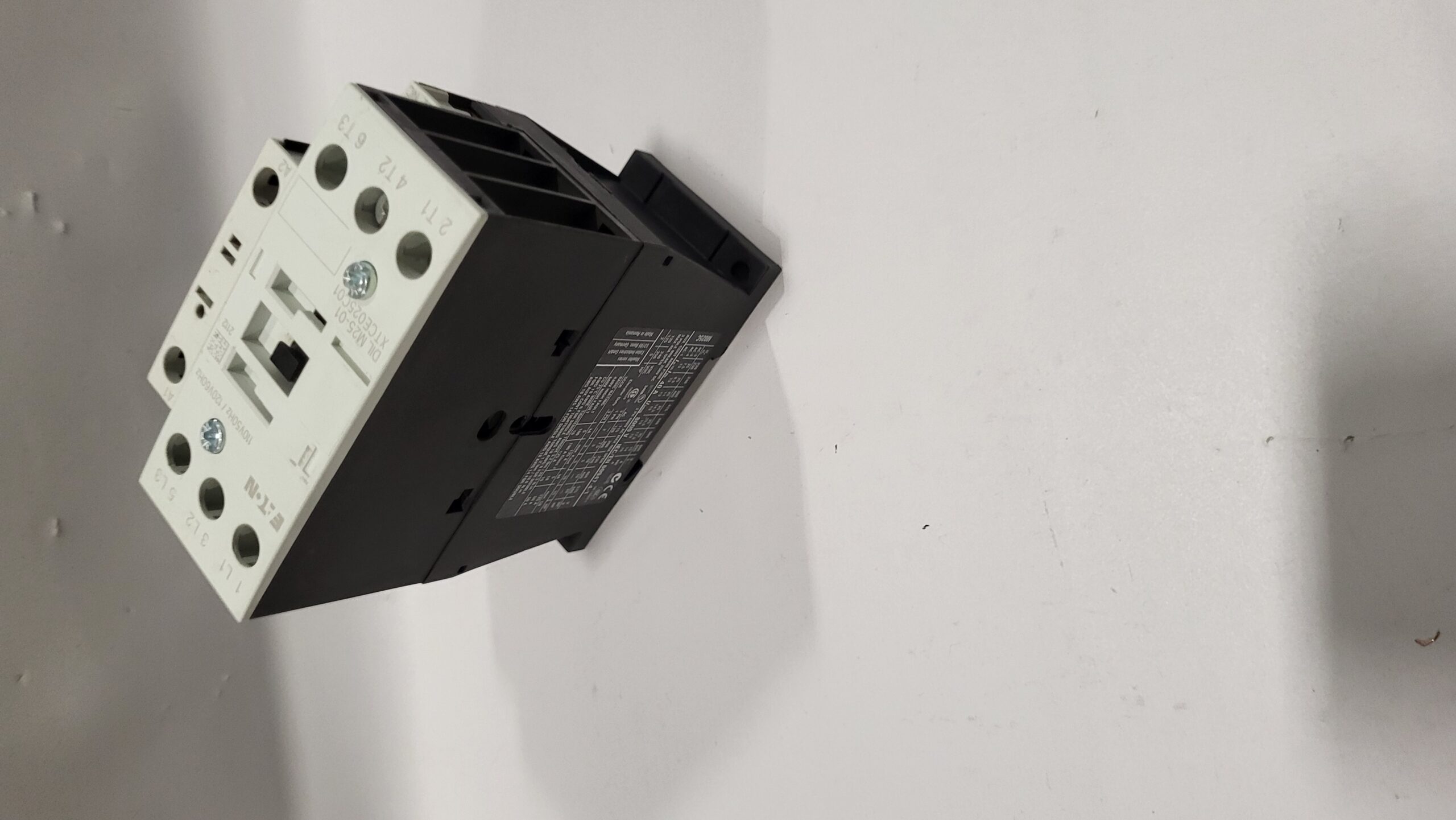 EUR. CONTACTOR 20HP COIL 120V DIL M25-01 - SIB Electric Inc