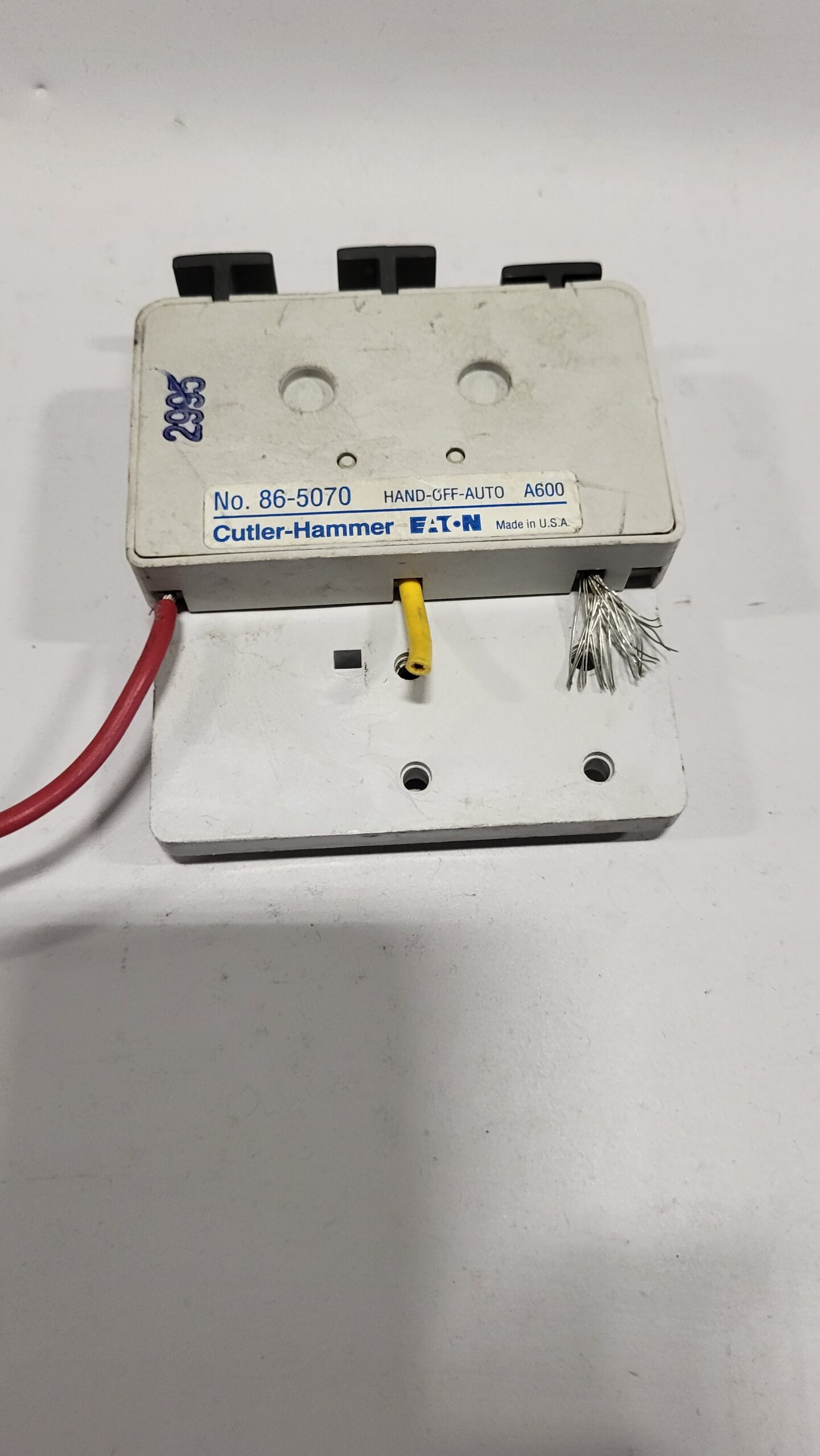 PUSHBUTTON START/STOP HAND-OFF-AUTO A600 - SIB Electric Inc